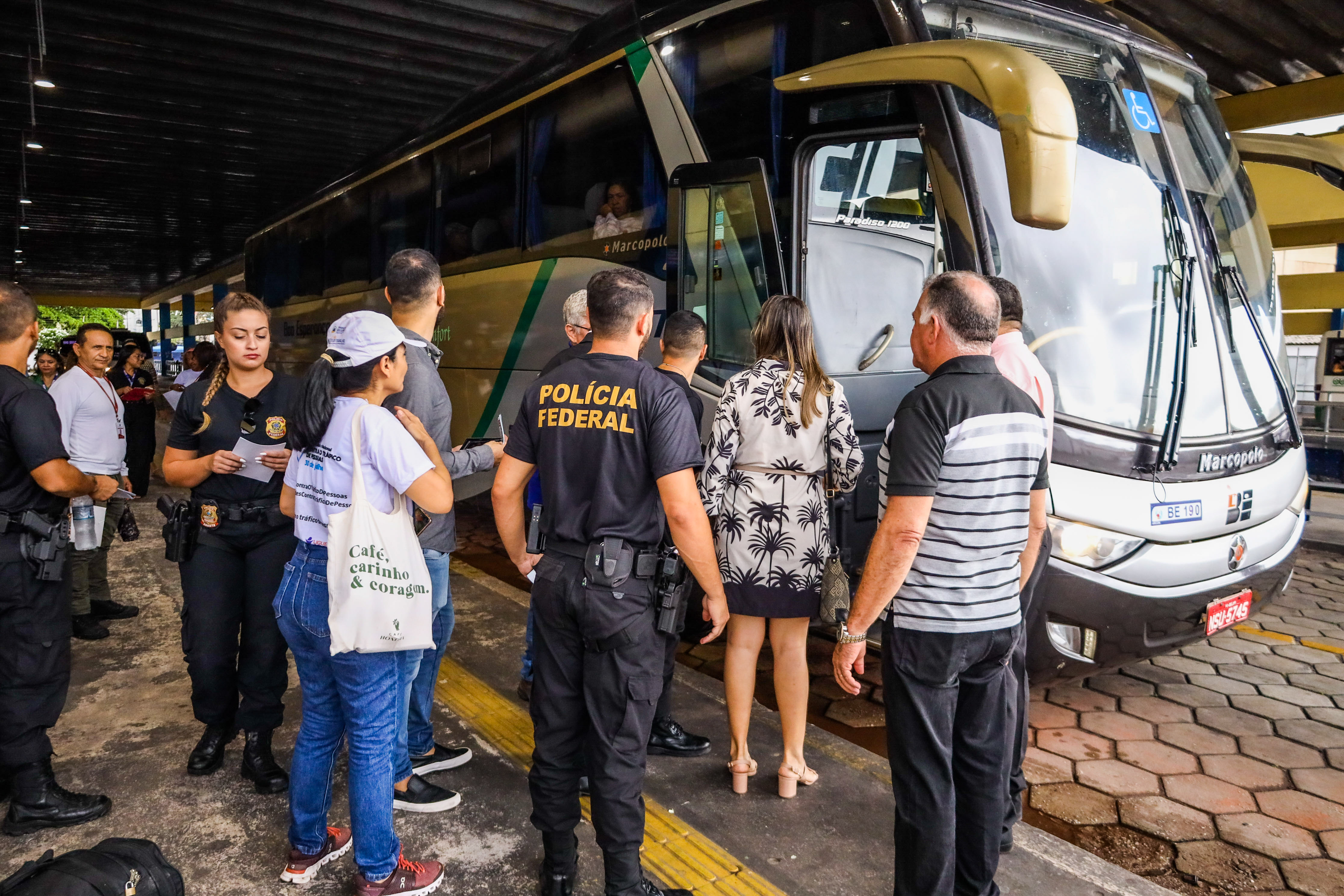 Ação de combate ao trabalho escravo - terminal rodoviário de Belém ...